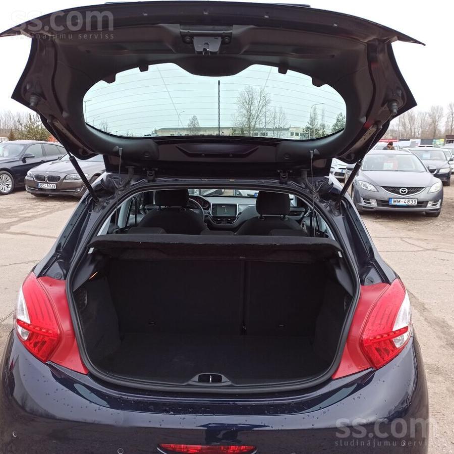 Zils Peugeot 208 2013 Daugavpils, ar dzinēja tilpumu 1.20 L un nobraukumu 0 tūkst. km par 5150 €, foto 14 vietnē AUTOMOTO.COM.LV