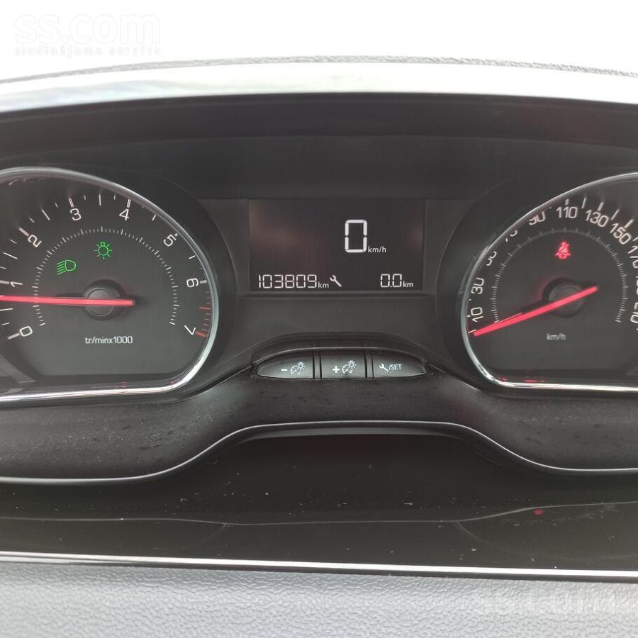 Zils Peugeot 208 2013 Daugavpils, ar dzinēja tilpumu 1.20 L un nobraukumu 0 tūkst. km par 5150 €, foto 21 vietnē AUTOMOTO.COM.LV