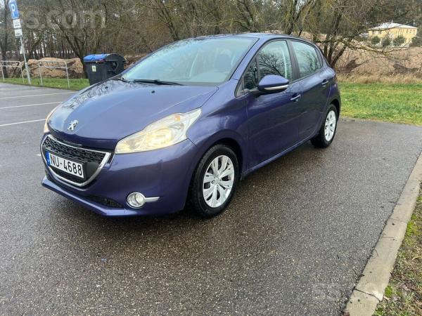 Blue Peugeot 208 2014 in Daugavpils, with an engine capacity of 1.40 L and mileage of 246 thousand km for 4450 €, photo 2 on AUTOMOTO.COM.LV
