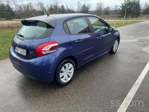 Blue Peugeot 208 2014 in Daugavpils, with an engine capacity of 1.40 L and mileage of 246 thousand km for 4450 €, photo 4 on AUTOMOTO.COM.LV