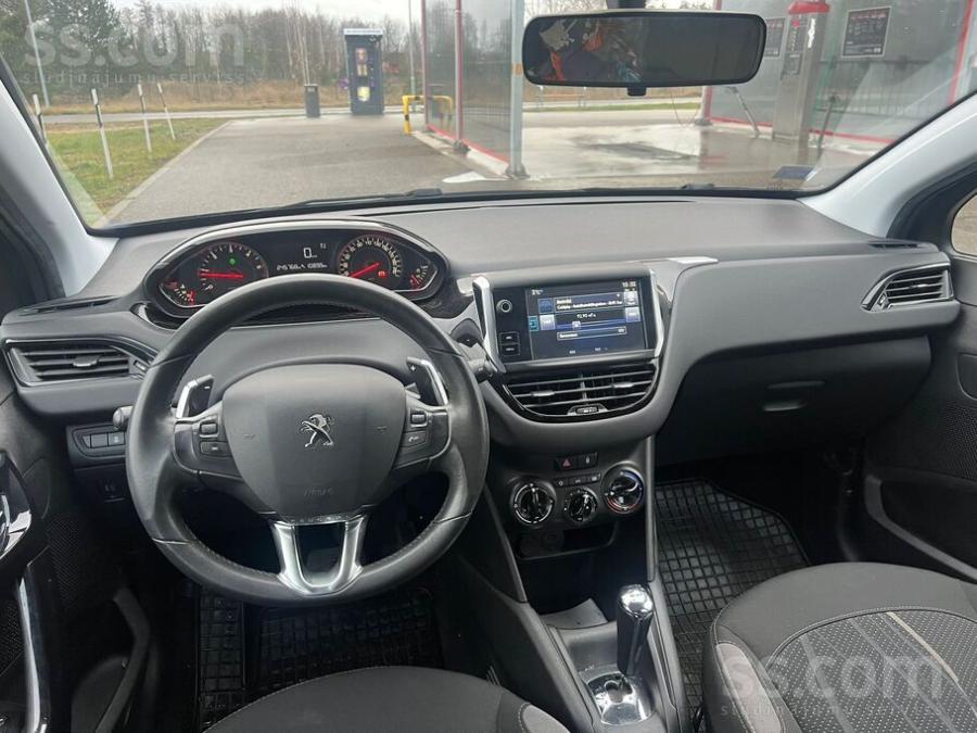 Blue Peugeot 208 2014 in Daugavpils, with an engine capacity of 1.40 L and mileage of 246 thousand km for 4450 €, photo 8 on AUTOMOTO.COM.LV