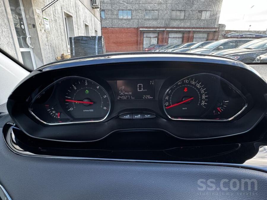 Zils Peugeot 208 2014 Daugavpils, ar dzinēja tilpumu 1.40 L un nobraukumu 0 tūkst. km par 4800 €, foto 19 vietnē AUTOMOTO.COM.LV