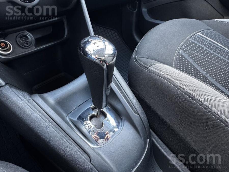 Zils Peugeot 208 2014 Daugavpils, ar dzinēja tilpumu 1.40 L un nobraukumu 0 tūkst. km par 4800 €, foto 22 vietnē AUTOMOTO.COM.LV