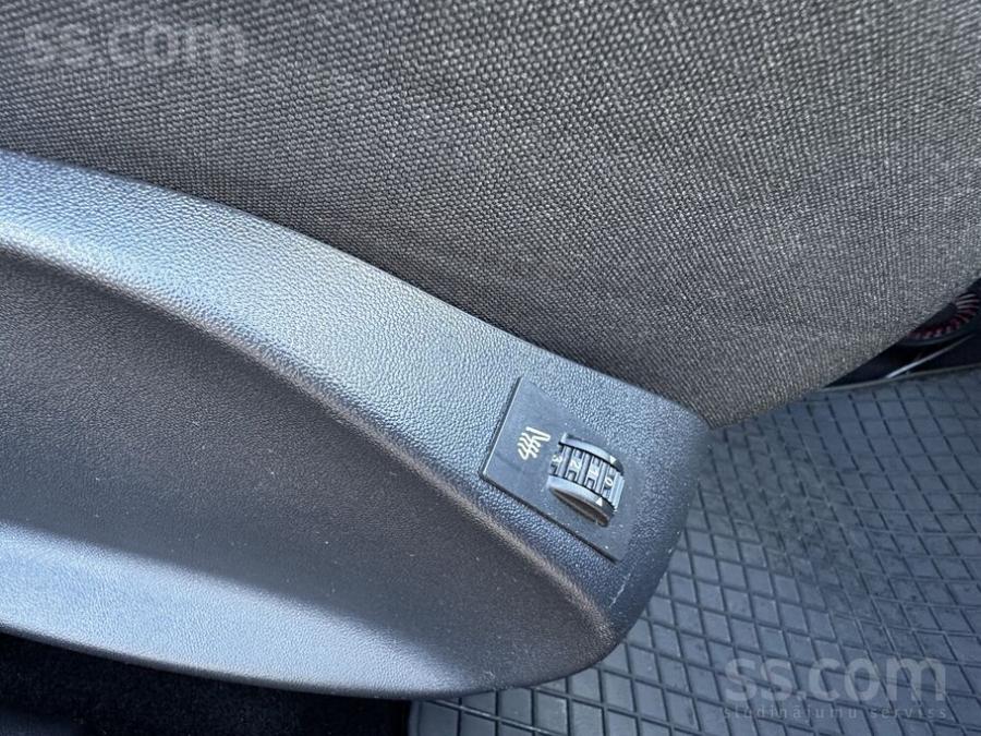 Zils Peugeot 208 2014 Daugavpils, ar dzinēja tilpumu 1.40 L un nobraukumu 0 tūkst. km par 4800 €, foto 24 vietnē AUTOMOTO.COM.LV
