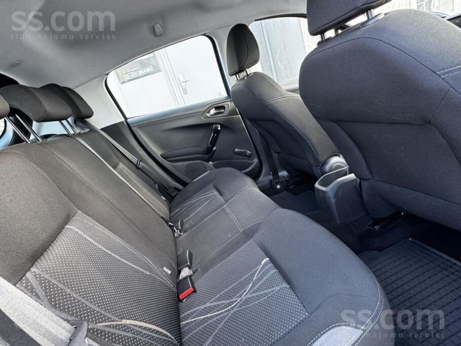 Zils Peugeot 208 2014 Daugavpils, ar dzinēja tilpumu 1.40 L un nobraukumu 0 tūkst. km par 4800 €, foto 26 vietnē AUTOMOTO.COM.LV