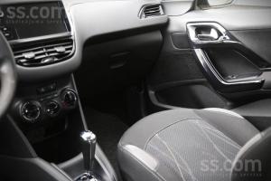 Zils Peugeot 208 2015 Rīga, ar dzinēja tilpumu 1.20 L un nobraukumu 191 tūkst. km par 3995 €, foto 9 vietnē AUTOMOTO.COM.LV