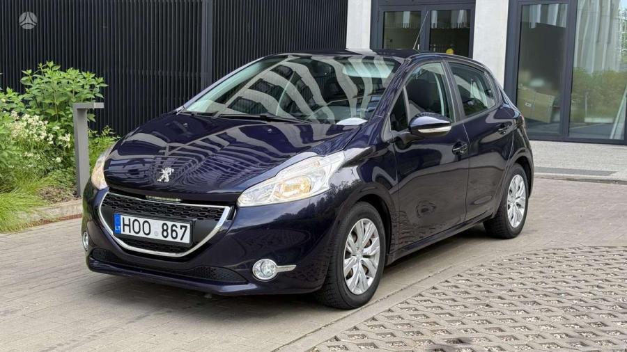 Blue Peugeot 208 2015 in Vilnius, with an engine capacity of 1.40 L and mileage of 158 thousand km for 2950 €, photo 1 on AUTOMOTO.COM.LV