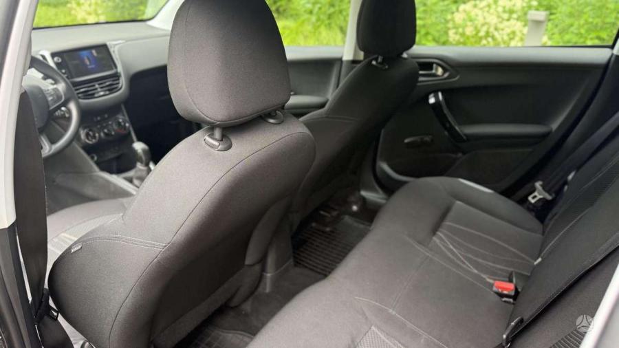 Blue Peugeot 208 2015 in Vilnius, with an engine capacity of 1.40 L and mileage of 158 thousand km for 2950 €, photo 9 on AUTOMOTO.COM.LV