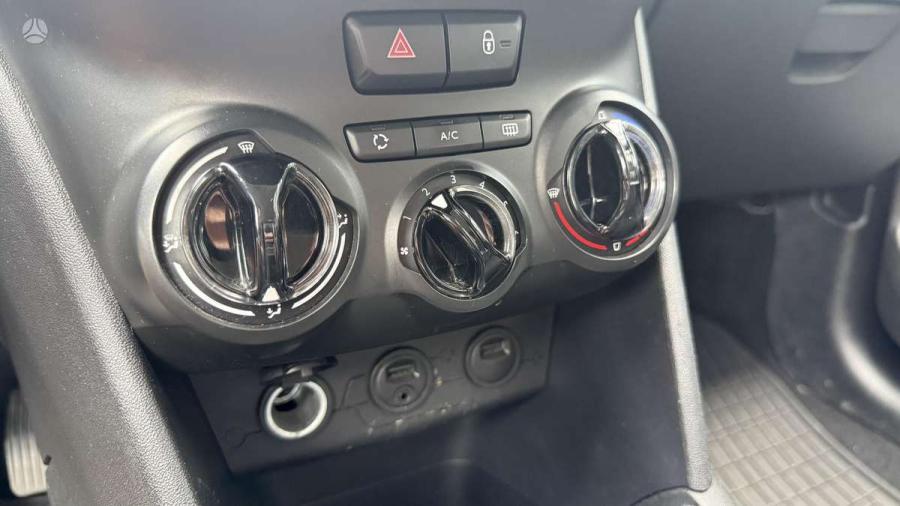 Blue Peugeot 208 2015 in Vilnius, with an engine capacity of 1.40 L and mileage of 158 thousand km for 2950 €, photo 14 on AUTOMOTO.COM.LV