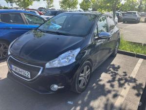 Zils Peugeot 208 2015 Viļņa, ar dzinēja tilpumu 1.20 L un nobraukumu 170 tūkst. km par 4700 €, foto  vietnē AUTOMOTO.COM.LV