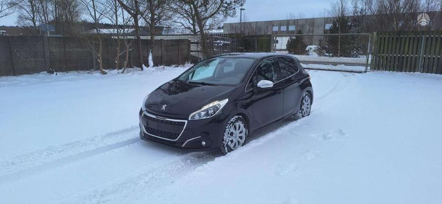 Blue Peugeot 208 2016 in Telschi, with an engine capacity of 1.60 L and mileage of 168 thousand km for 4500 €, photo 1 on AUTOMOTO.COM.LV