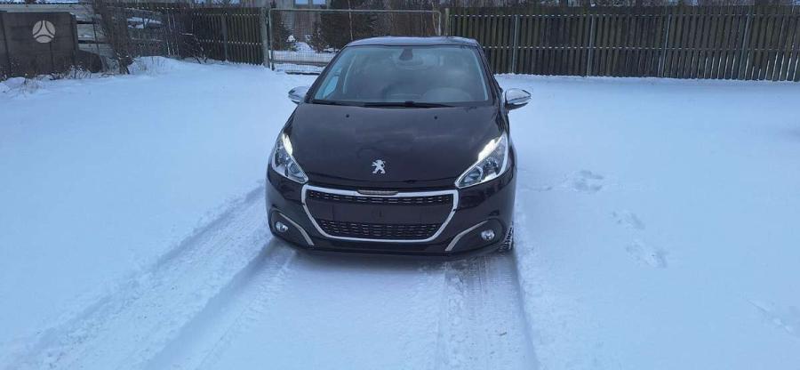 Blue Peugeot 208 2016 in Telschi, with an engine capacity of 1.60 L and mileage of 168 thousand km for 4500 €, photo 2 on AUTOMOTO.COM.LV