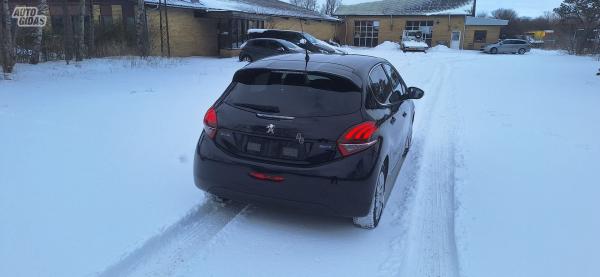 Blue Peugeot 208 2016 in Telschi, with an engine capacity of 1.60 L and mileage of 168 thousand km for 4500 €, photo 6 on AUTOMOTO.COM.LV