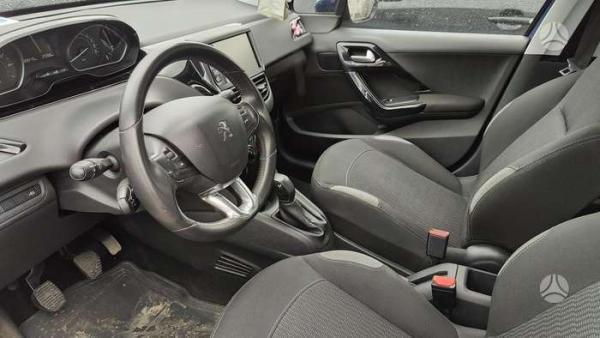 Blue Peugeot 208 2016 in Kaunas, with an engine capacity of 1.20 L and mileage of 190 thousand km for 3800 €, photo 6 on AUTOMOTO.COM.LV