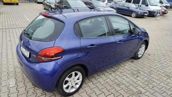Blue Peugeot 208 2016 in Kaunas, with an engine capacity of 1.20 L and mileage of 190 thousand km for 3800 €, photo 9 on AUTOMOTO.COM.LV