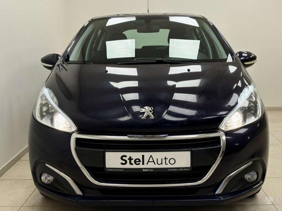 Blue Peugeot 208 2017 in Vilnius, with an engine capacity of 1.56 L and mileage of 236 thousand km for 5445 €, photo 3 on AUTOMOTO.COM.LV