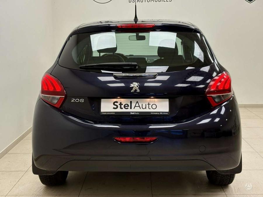 Blue Peugeot 208 2017 in Vilnius, with an engine capacity of 1.56 L and mileage of 236 thousand km for 5445 €, photo 8 on AUTOMOTO.COM.LV