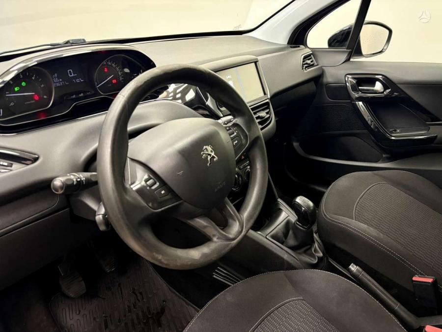 Blue Peugeot 208 2017 in Vilnius, with an engine capacity of 1.56 L and mileage of 236 thousand km for 5445 €, photo 10 on AUTOMOTO.COM.LV