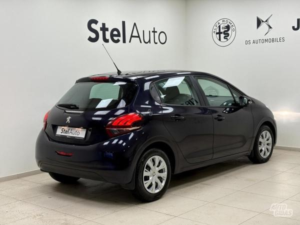 Blue Peugeot 208 2017 in Vilnius, with an engine capacity of 1.60 L and mileage of 236 thousand km for 5445 €, photo 6 on AUTOMOTO.COM.LV