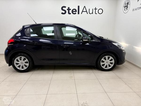 Blue Peugeot 208 2017 in Vilnius, with an engine capacity of 1.60 L and mileage of 236 thousand km for 5445 €, photo 7 on AUTOMOTO.COM.LV
