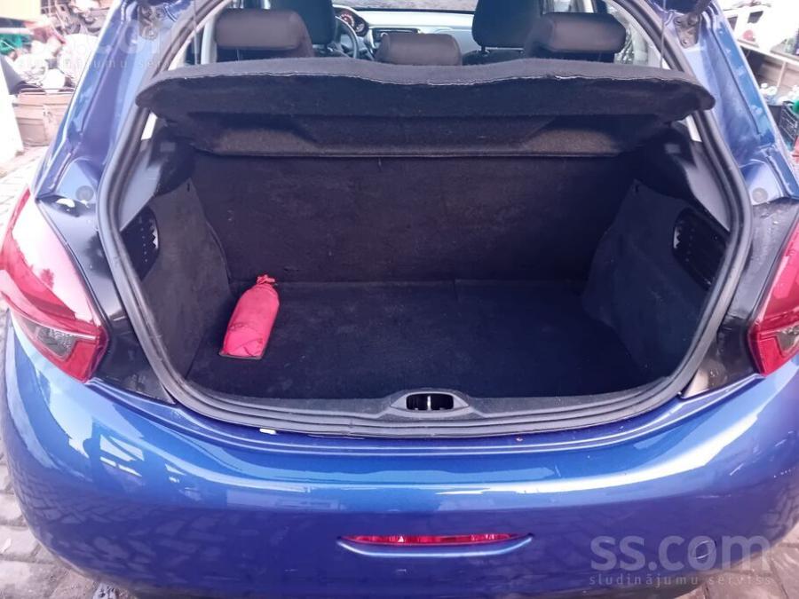 Zils Peugeot 208 2018 Rīga, ar dzinēja tilpumu 1.20 L un nobraukumu 112 tūkst. km par 5757 €, foto 20 vietnē AUTOMOTO.COM.LV