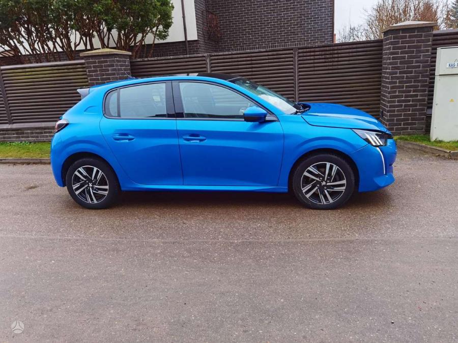 Blue Peugeot 208 2020 in Kaunas, with an engine capacity of 1.20 L and mileage of 71 thousand km for 6200 €, photo 2 on AUTOMOTO.COM.LV