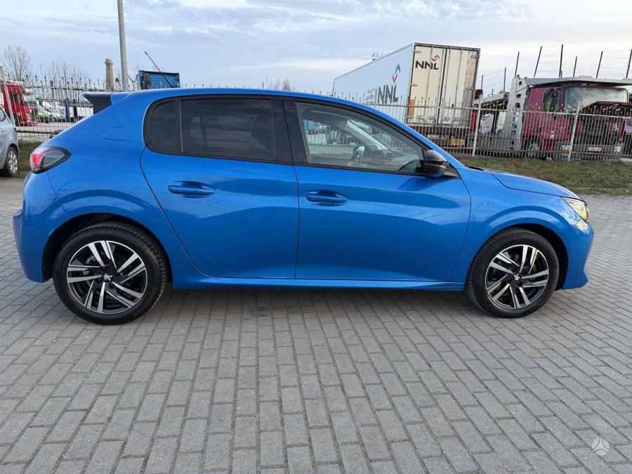 Blue Peugeot 208 2022 in Marijampole, with an engine capacity of 1.20 L and mileage of 90 thousand km for 10890 €, photo 8 on AUTOMOTO.COM.LV