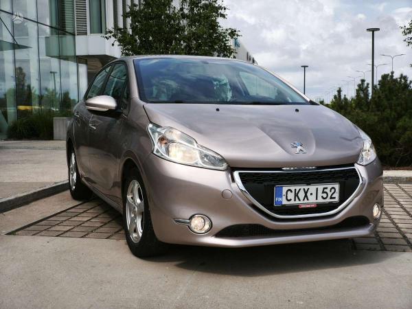 Brown Peugeot 208 2012 in Vilnius, with an engine capacity of 1.20 L and mileage of 172 thousand km for 3299 €, photo 2 on AUTOMOTO.COM.LV