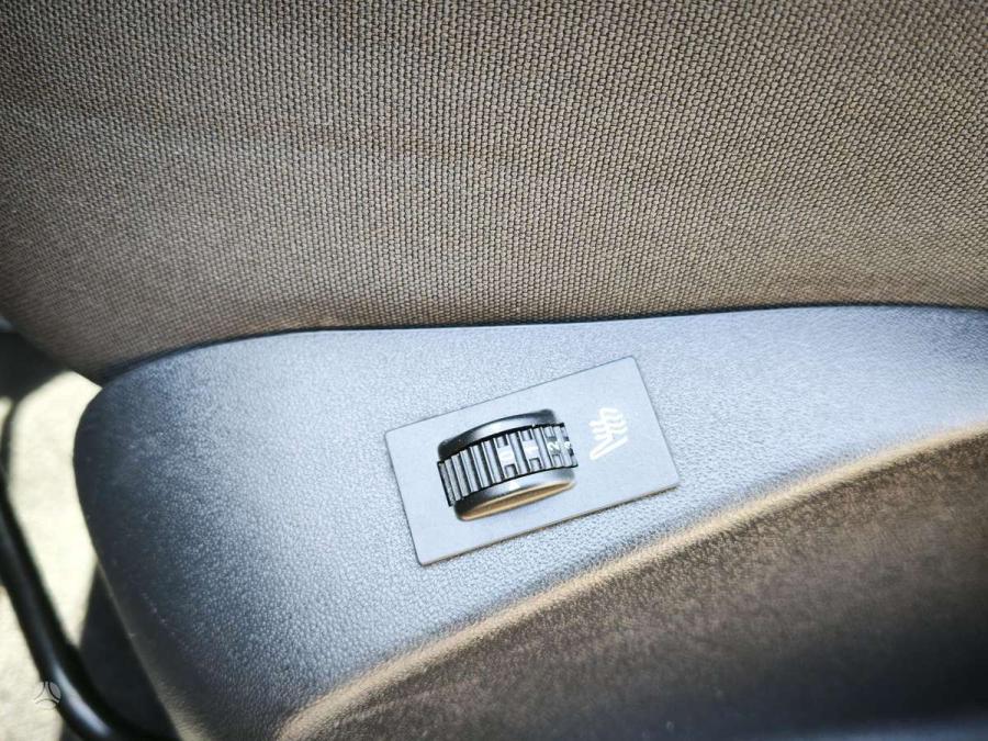 Brown Peugeot 208 2012 in Vilnius, with an engine capacity of 1.20 L and mileage of 172 thousand km for 3299 €, photo 7 on AUTOMOTO.COM.LV