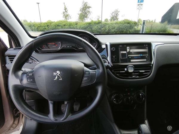 Brown Peugeot 208 2012 in Vilnius, with an engine capacity of 1.20 L and mileage of 172 thousand km for 3299 €, photo 9 on AUTOMOTO.COM.LV
