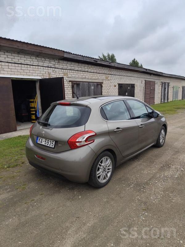 Brūns Peugeot 208 2012 Limbaži, ar dzinēja tilpumu 1.60 L un nobraukumu 100 tūkst. km par 3500 €, foto 3 vietnē AUTOMOTO.COM.LV