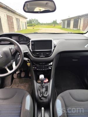Brown Peugeot 208 2012 in Limbazi, with an engine capacity of 1.60 L and mileage of 100 thousand km for 3500 €, photo 6 on AUTOMOTO.COM.LV