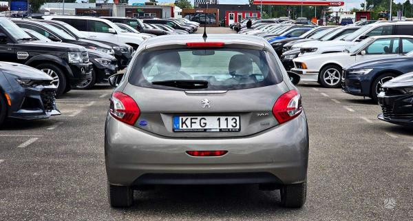 Brown Peugeot 208 2012 in Vilnius, with an engine capacity of 1.40 L and mileage of 214 thousand km for 2900 €, photo 5 on AUTOMOTO.COM.LV