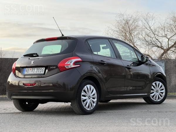 Brūns Peugeot 208 2013 Jelgava, ar dzinēja tilpumu 1.20 L un nobraukumu 165 tūkst. km par 3500 €, foto 3 vietnē AUTOMOTO.COM.LV