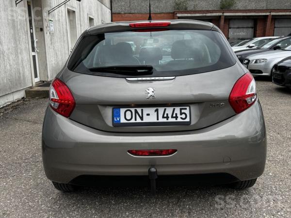 Brown Peugeot 208 2013 in Daugavpils, with an engine capacity of 1.20 L and mileage of 0 thousand km for 3800 €, photo 5 on AUTOMOTO.COM.LV