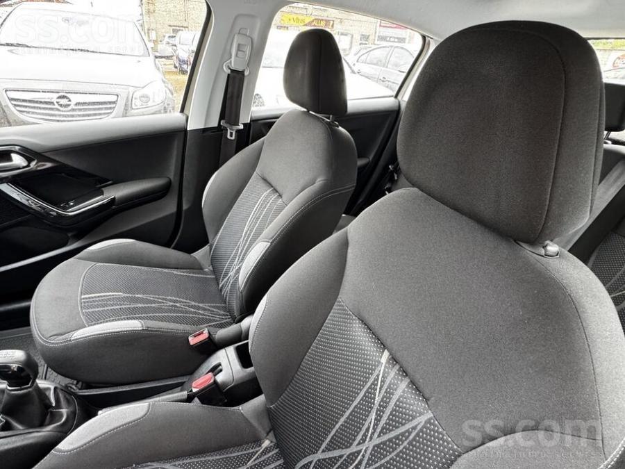 Brūns Peugeot 208 2013 Daugavpils, ar dzinēja tilpumu 1.20 L un nobraukumu 0 tūkst. km par 3800 €, foto 23 vietnē AUTOMOTO.COM.LV
