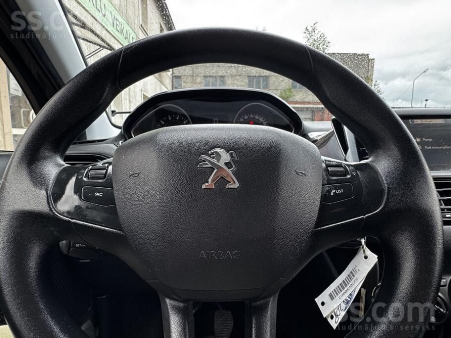 Brūns Peugeot 208 2013 Daugavpils, ar dzinēja tilpumu 1.20 L un nobraukumu 0 tūkst. km par 3800 €, foto 17 vietnē AUTOMOTO.COM.LV