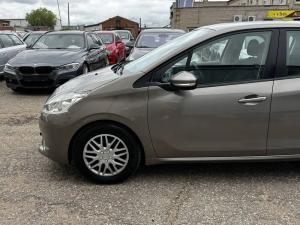 Brown Peugeot 208 2013 in Daugavpils, with an engine capacity of 1.20 L and mileage of 186 thousand km for 3800 €, photo 8 on AUTOMOTO.COM.LV