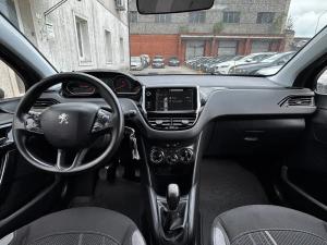 Brown Peugeot 208 2013 in Daugavpils, with an engine capacity of 1.20 L and mileage of 186 thousand km for 3800 €, photo 14 on AUTOMOTO.COM.LV