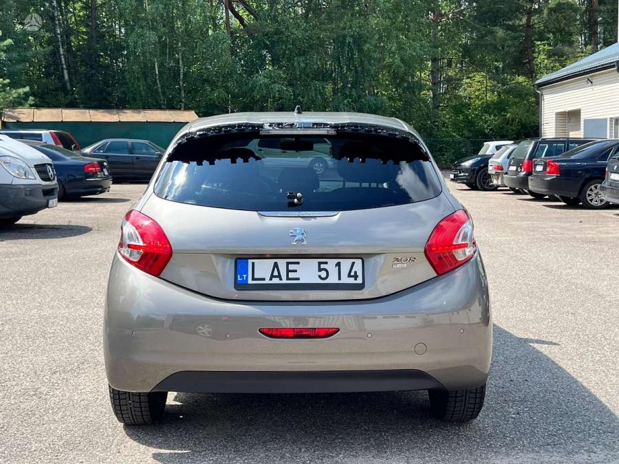 Brown Peugeot 208 2014 in Trakai, with an engine capacity of 1.56 L and mileage of 209 thousand km for 2500 €, photo 6 on AUTOMOTO.COM.LV