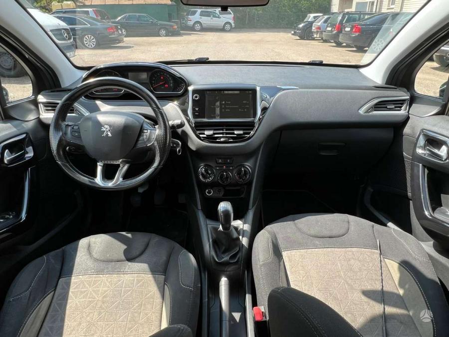 Brown Peugeot 208 2014 in Trakai, with an engine capacity of 1.56 L and mileage of 209 thousand km for 2500 €, photo 12 on AUTOMOTO.COM.LV