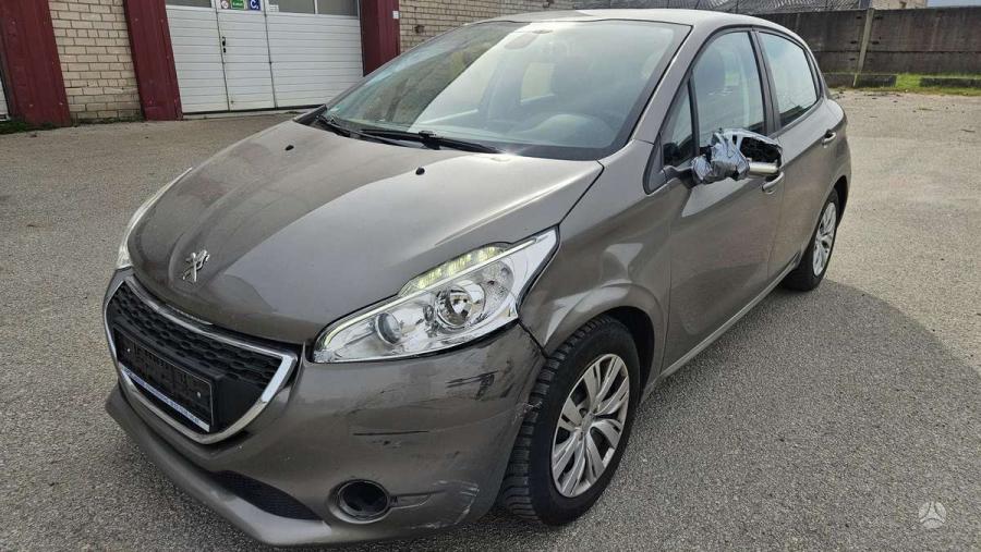Brown Peugeot 208 2014 in Rokiskis, with an engine capacity of 1.20 L and mileage of 60 thousand km for 4100 €, photo 1 on AUTOMOTO.COM.LV