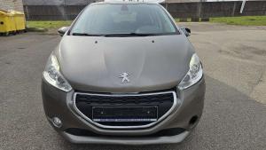 Brown Peugeot 208 2014 in Rokiskis, with an engine capacity of 1.20 L and mileage of 60 thousand km for 4100 €, photo 3 on AUTOMOTO.COM.LV