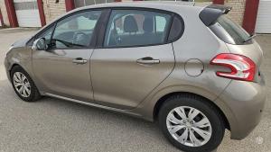 Brown Peugeot 208 2014 in Rokiskis, with an engine capacity of 1.20 L and mileage of 60 thousand km for 4100 €, photo 8 on AUTOMOTO.COM.LV