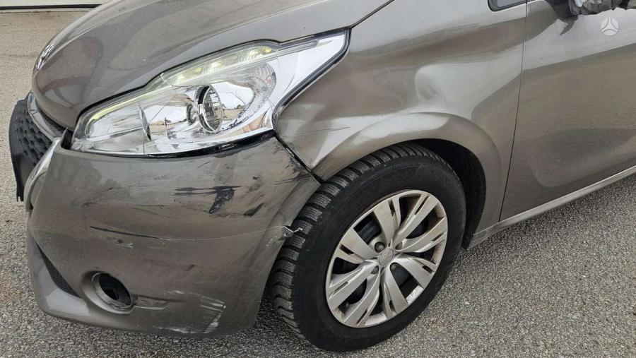 Brown Peugeot 208 2014 in Rokiskis, with an engine capacity of 1.20 L and mileage of 60 thousand km for 4100 €, photo 9 on AUTOMOTO.COM.LV