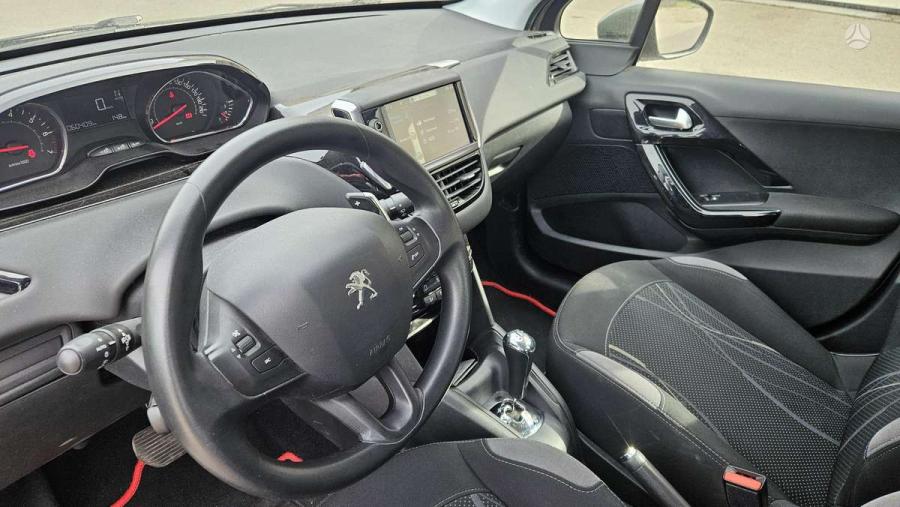 Brown Peugeot 208 2014 in Rokiskis, with an engine capacity of 1.20 L and mileage of 60 thousand km for 4100 €, photo 13 on AUTOMOTO.COM.LV