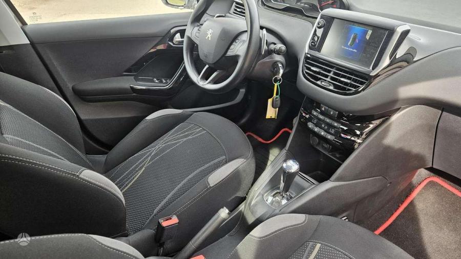 Brown Peugeot 208 2014 in Rokiskis, with an engine capacity of 1.20 L and mileage of 60 thousand km for 4100 €, photo 19 on AUTOMOTO.COM.LV