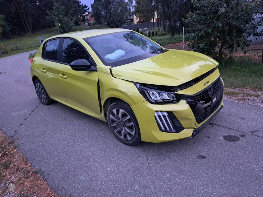 Zaļš Peugeot 208 2024 Kauņa, ar dzinēja tilpumu 0.00 L un nobraukumu 30 tūkst. km par 9200 €, foto 4 vietnē AUTOMOTO.COM.LV