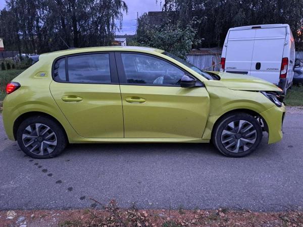Green Peugeot 208 2024 in Kaunas, with an engine capacity of 0.00 L and mileage of 30 thousand km for 9200 €, photo 6 on AUTOMOTO.COM.LV