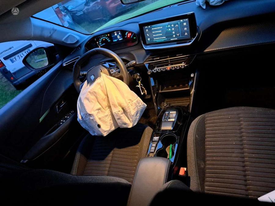 Zaļš Peugeot 208 2024 Kauņa, ar dzinēja tilpumu 0.00 L un nobraukumu 30 tūkst. km par 9200 €, foto 14 vietnē AUTOMOTO.COM.LV